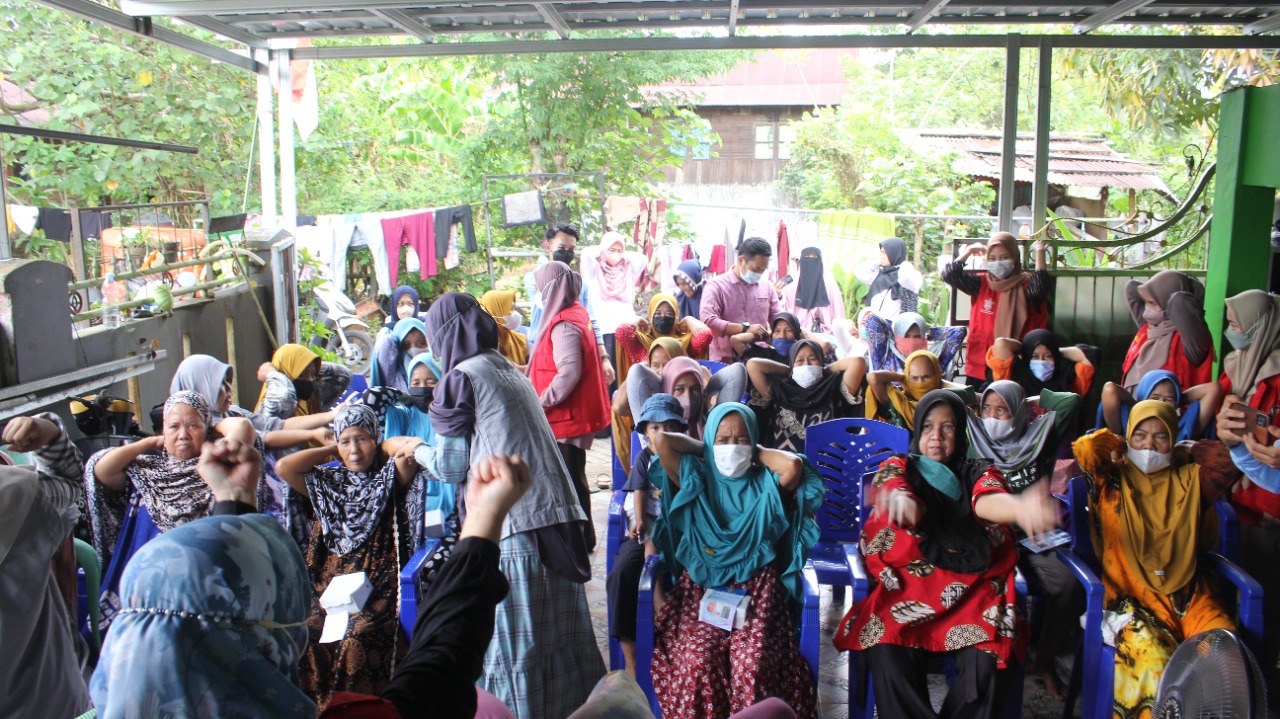 Tim Pengabdian Fakultas Keperawatan Unhas Dampingi Lansia dan Caregiver ...